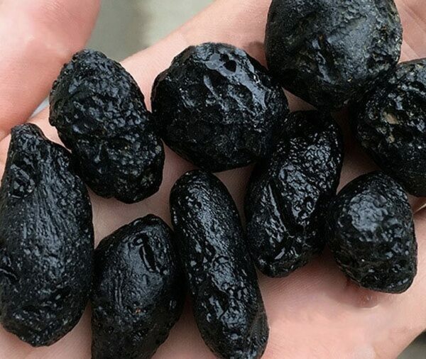 What Is A Tektite? - FossilEra.com