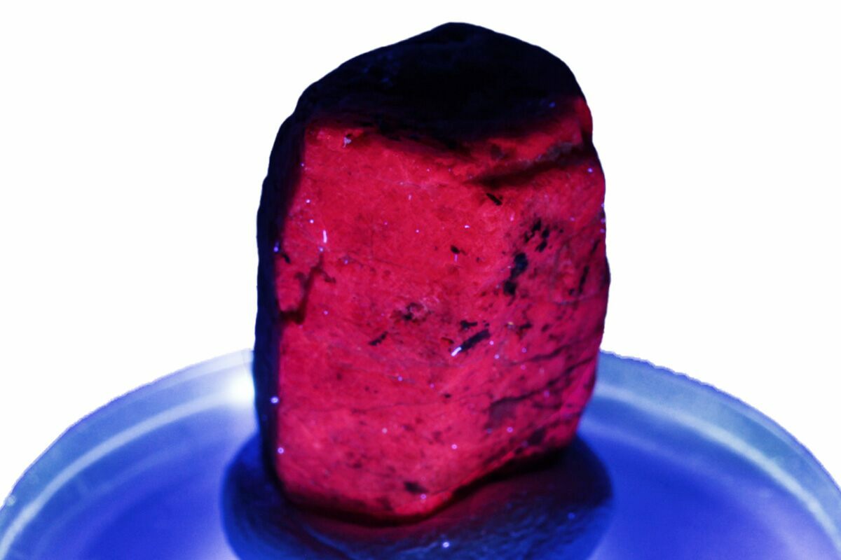 .8" Highly Fluorescent Ruby Crystal - India (#249687) For Sale ...