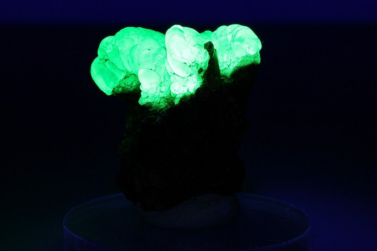 1" Extremely Fluorescent Botryoidal Hyalite Opal - Nambia (#283792) For ...